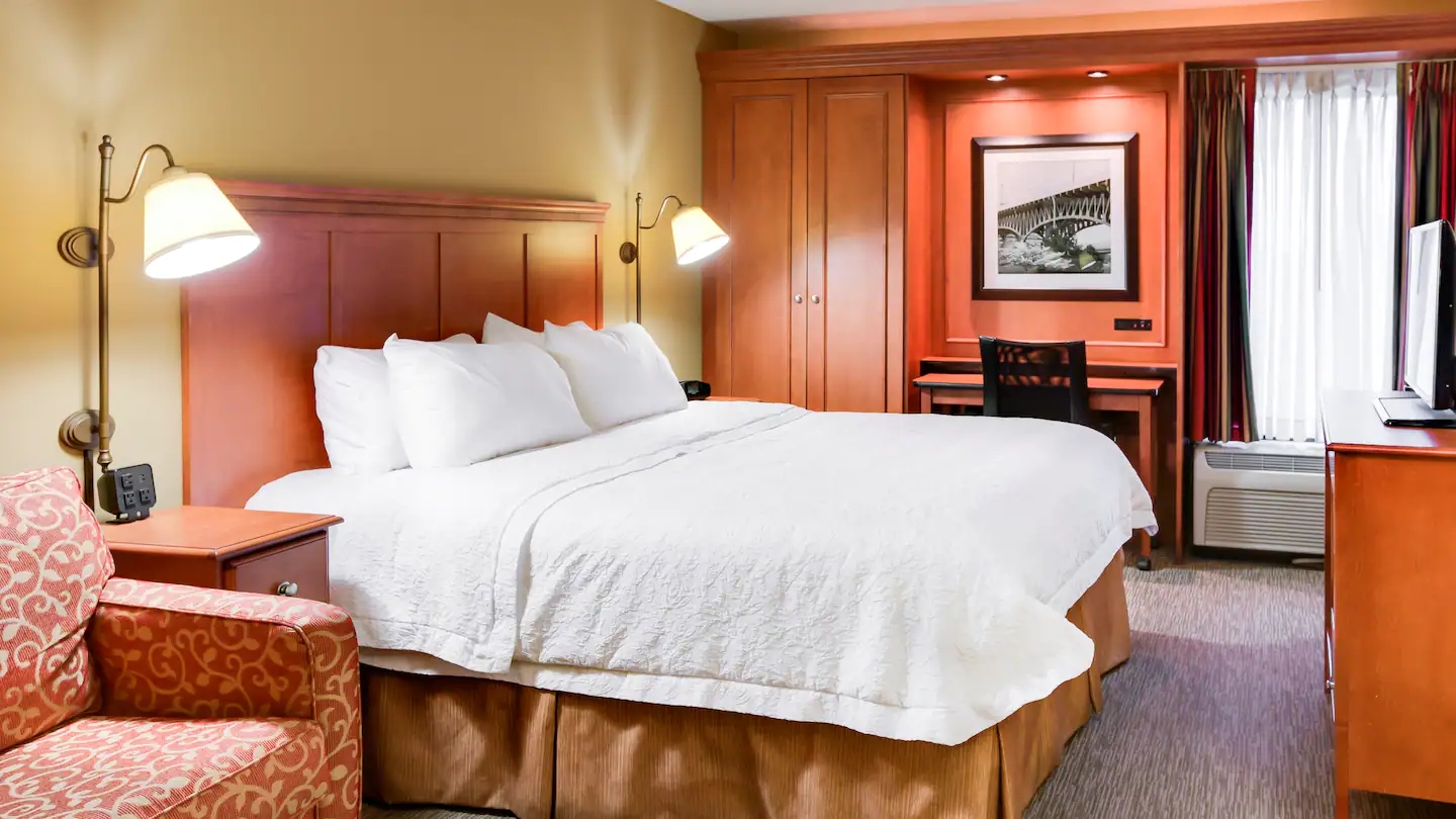 Travel Agent Exclusives - Hampton Inn Pittsburgh Airport - Coraopolis ...